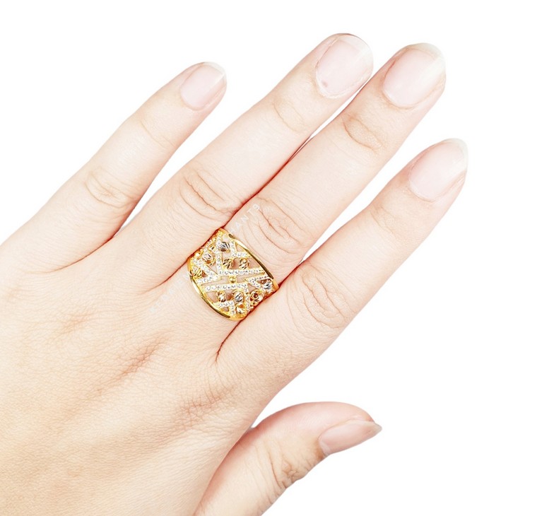 Cincin Emas Italian Triangle Permata 3C