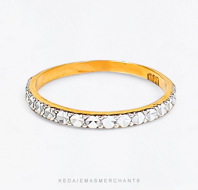 Cincin Emas Diamond Cut Chrome